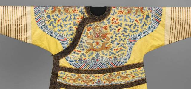 V&A · Gallery Talk: Imperial Chinese Robes
