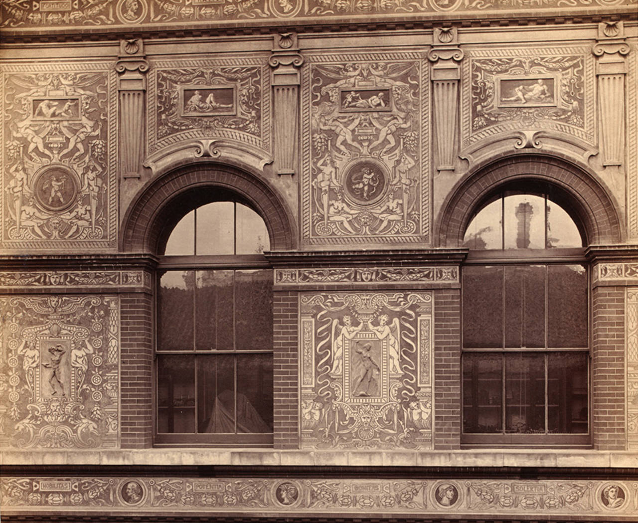 Light Sgraffito · V&A