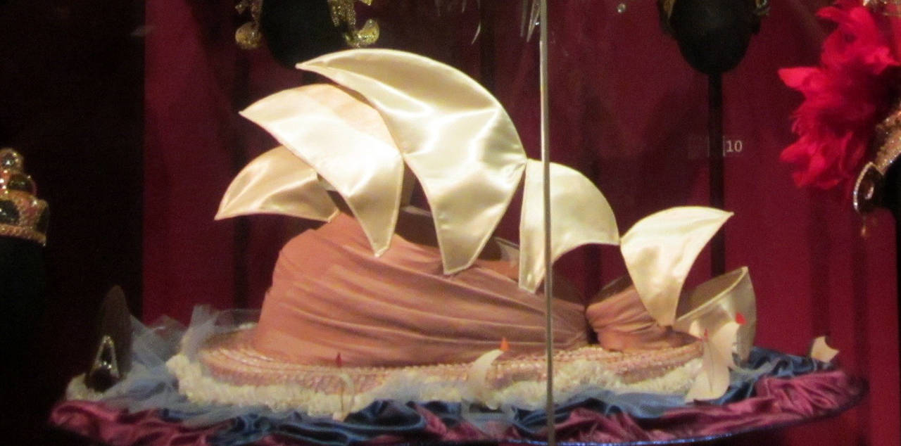 The architecture of opera houses · V&A