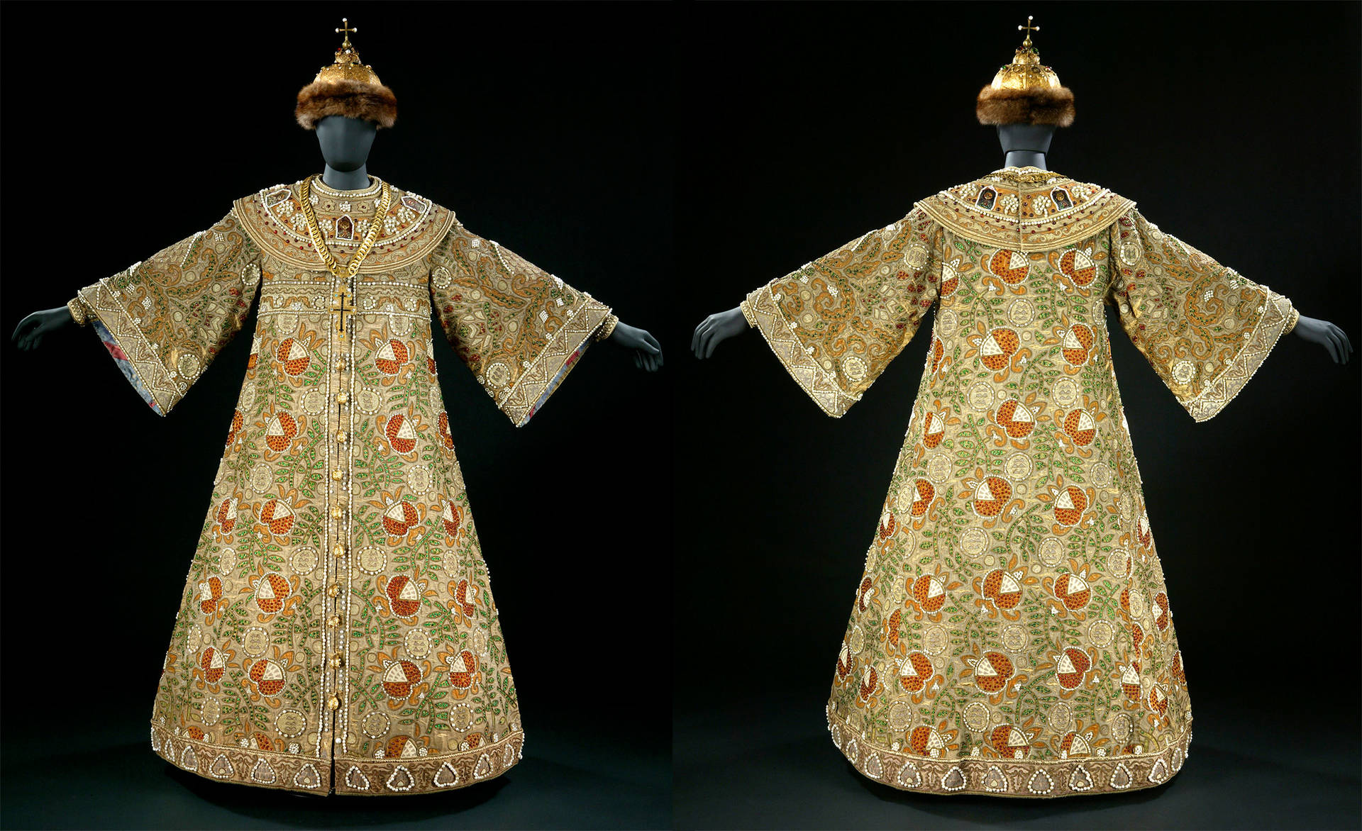 Opera costume · V&A