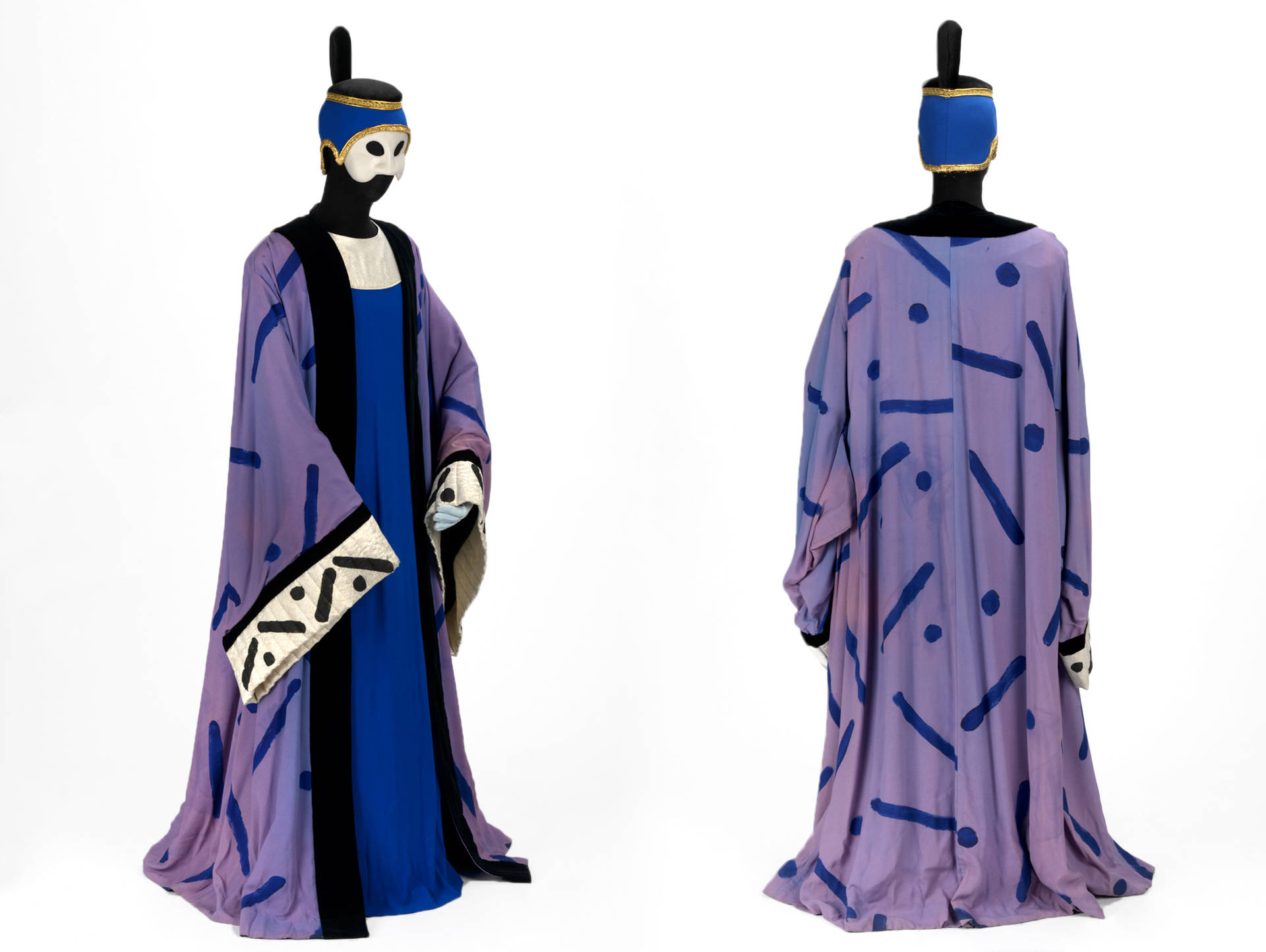 Opera costume · V&A