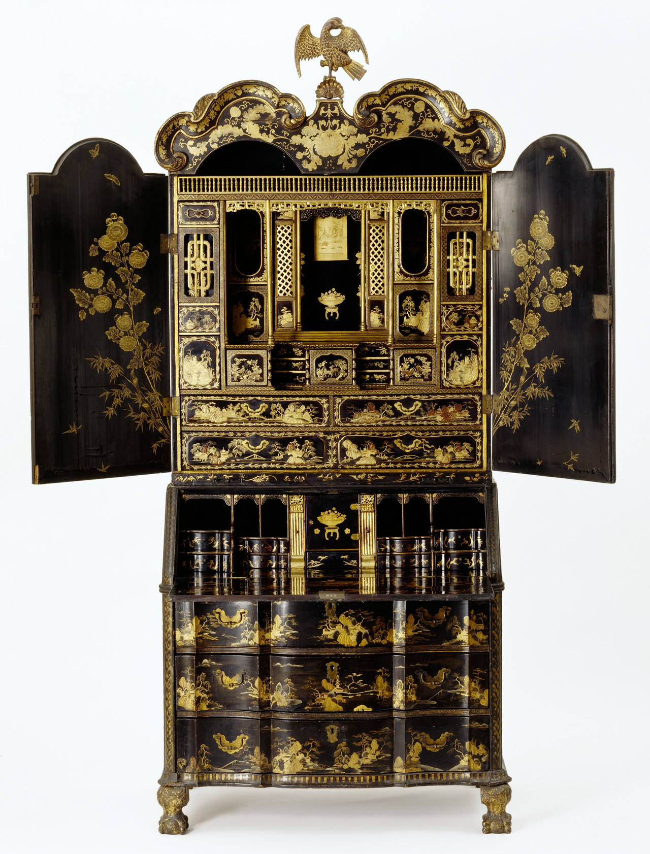 The influence of East Asian lacquer on European furniture · V&A