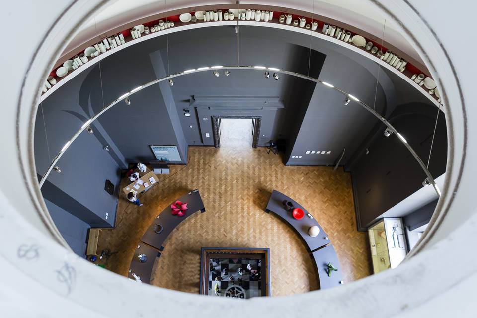 V&A · Working with Contemporary Artists: Running A Residency Programme
