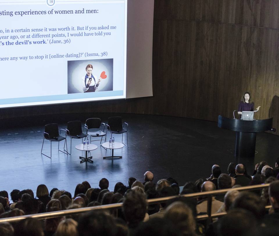 V&A · Presenting Self: Presenting skills for Gallery Talks and Tours