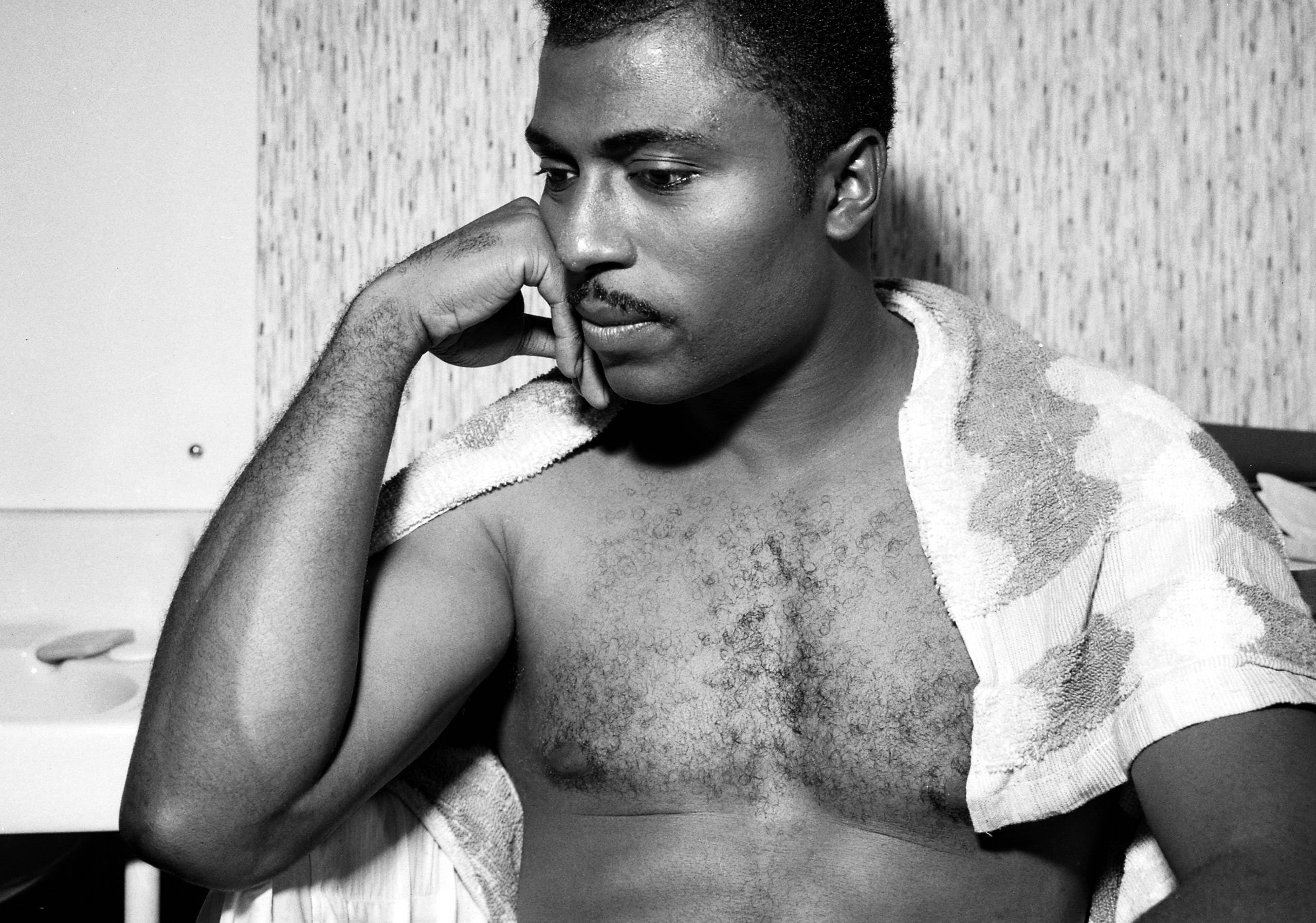 V&A · Harry Hammond