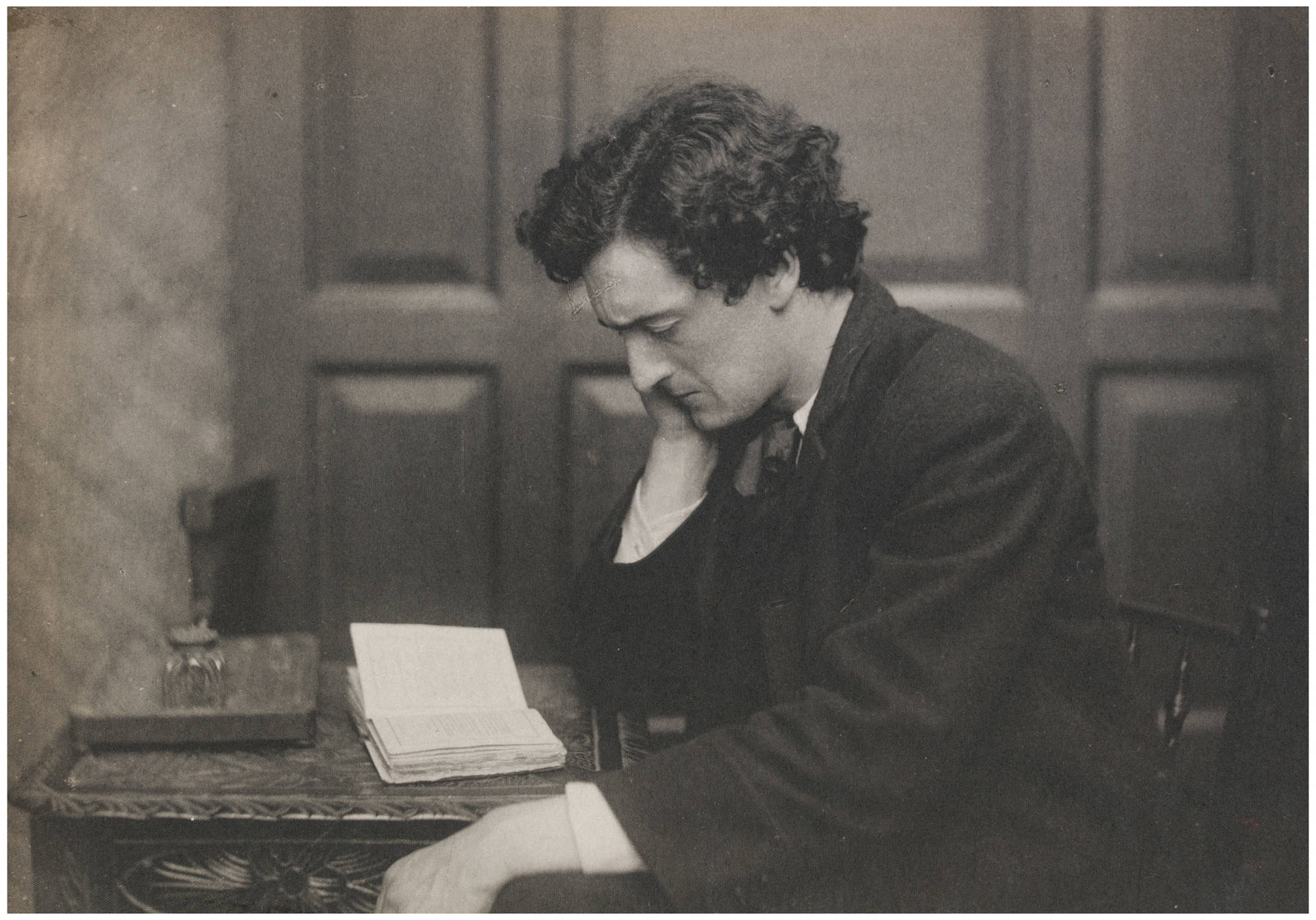 Frederick Hollyer – Life and Work · V&A