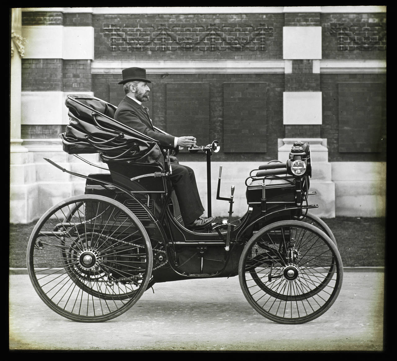 The car: petrol, power & pollution · V&A