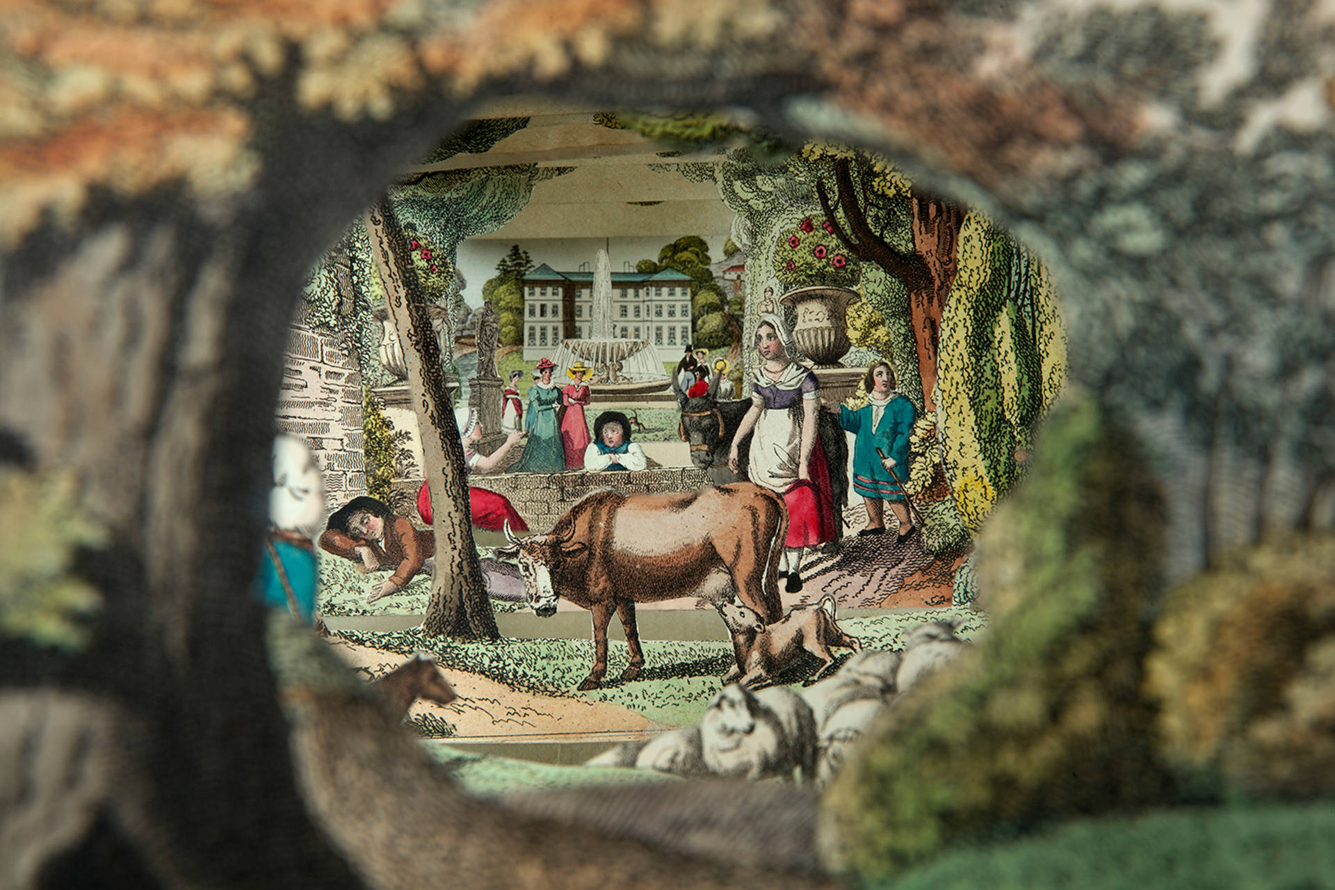 Make your own: paper peepshow · V&A