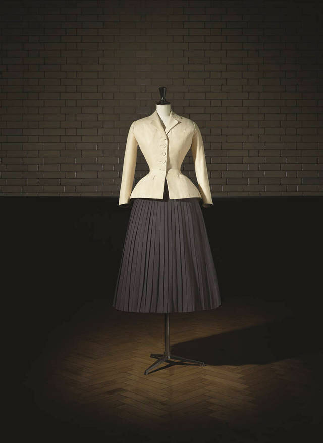 'With Tongue in Chic' by Ernestine Carter · V&A