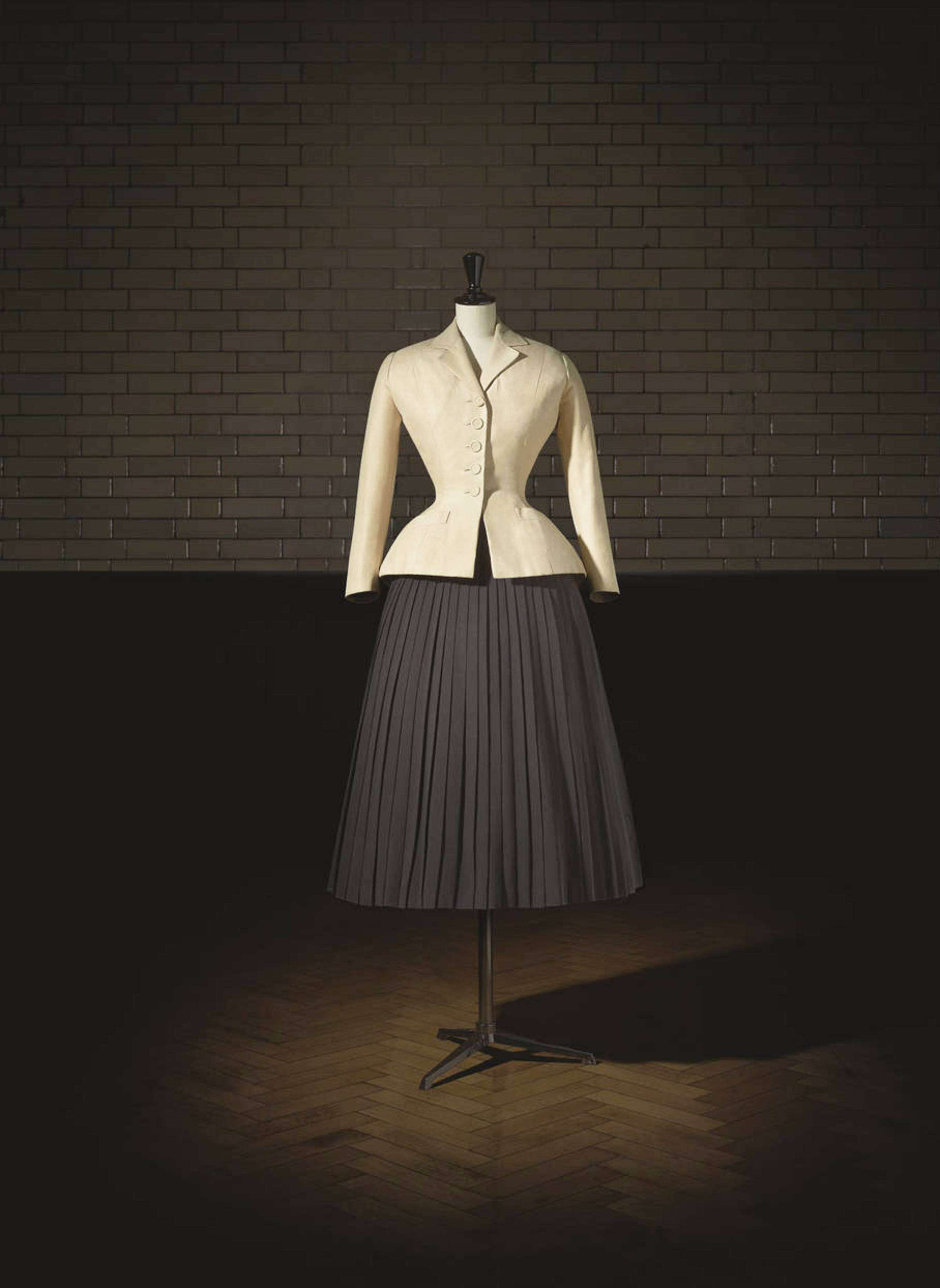 'With Tongue in Chic' by Ernestine Carter · V&A