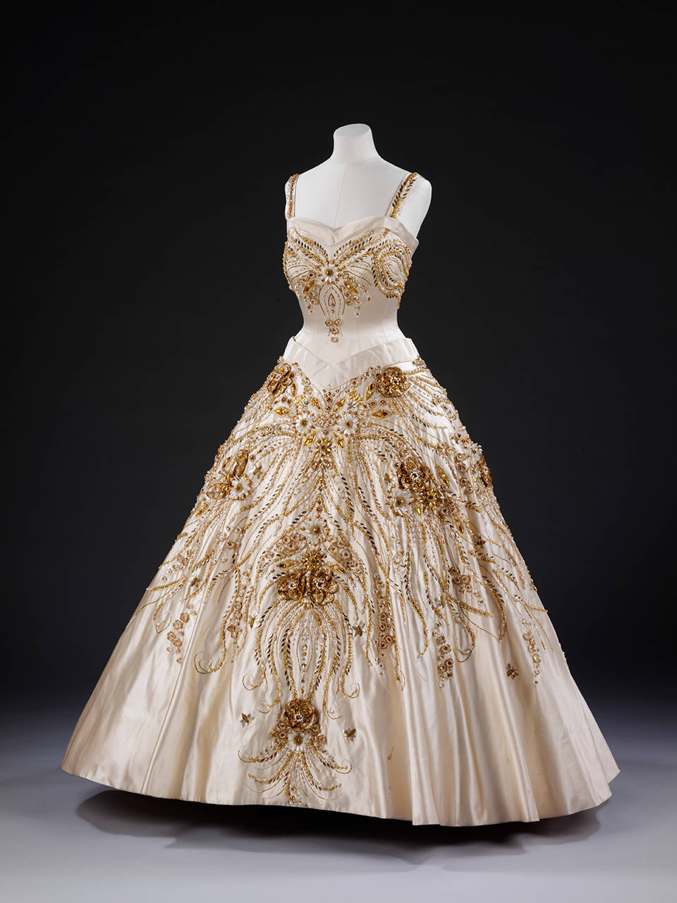 V&A · 'Silver And Gold' By Norman Hartnell