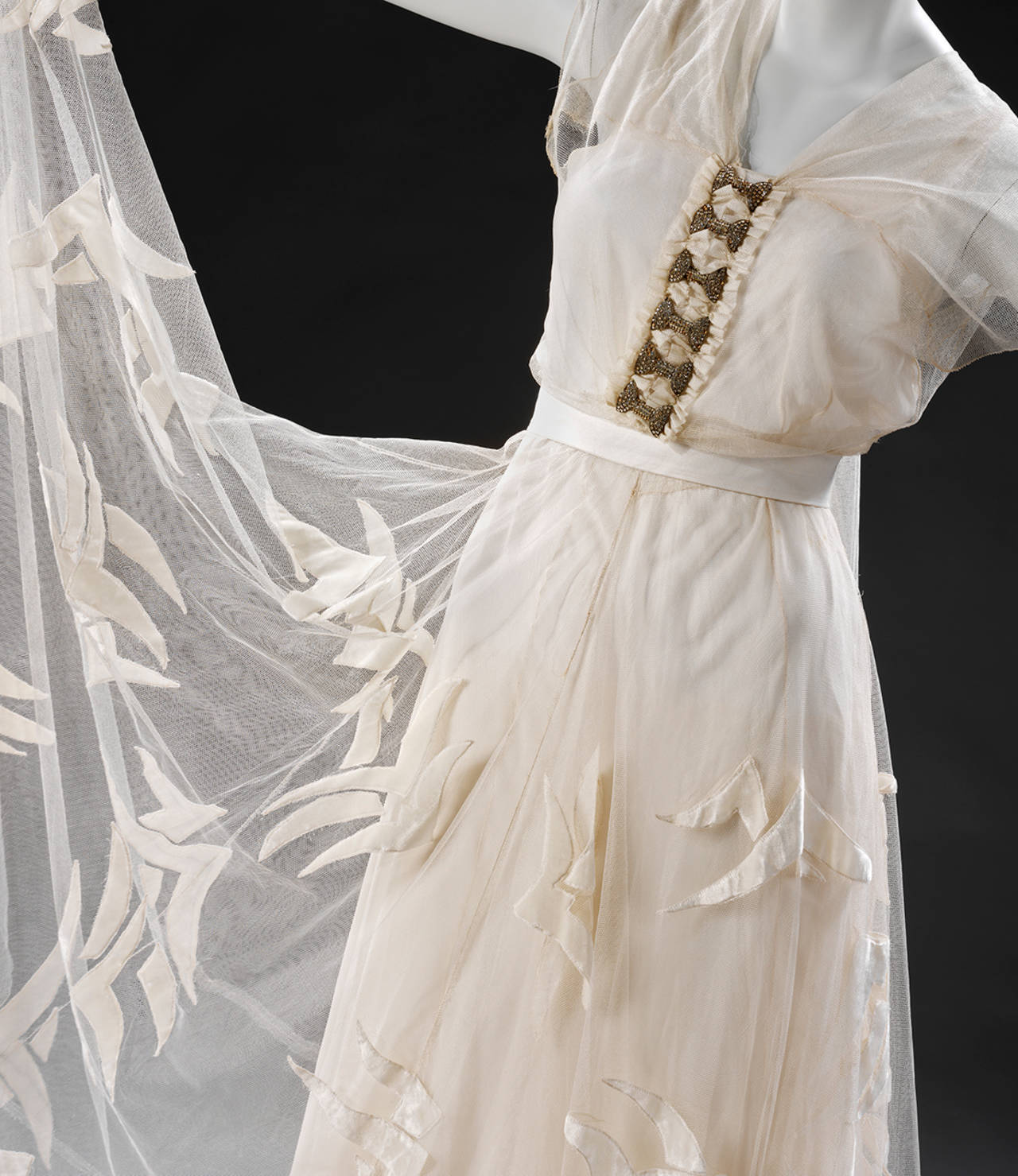 V & A * Madeleine Vionnet-Una introducción | A to Z Embassy