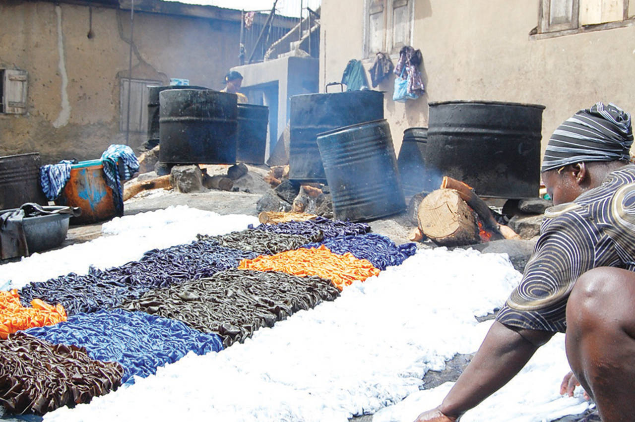 Àdìrẹ – 'tied and dyed' indigo textiles · V&A