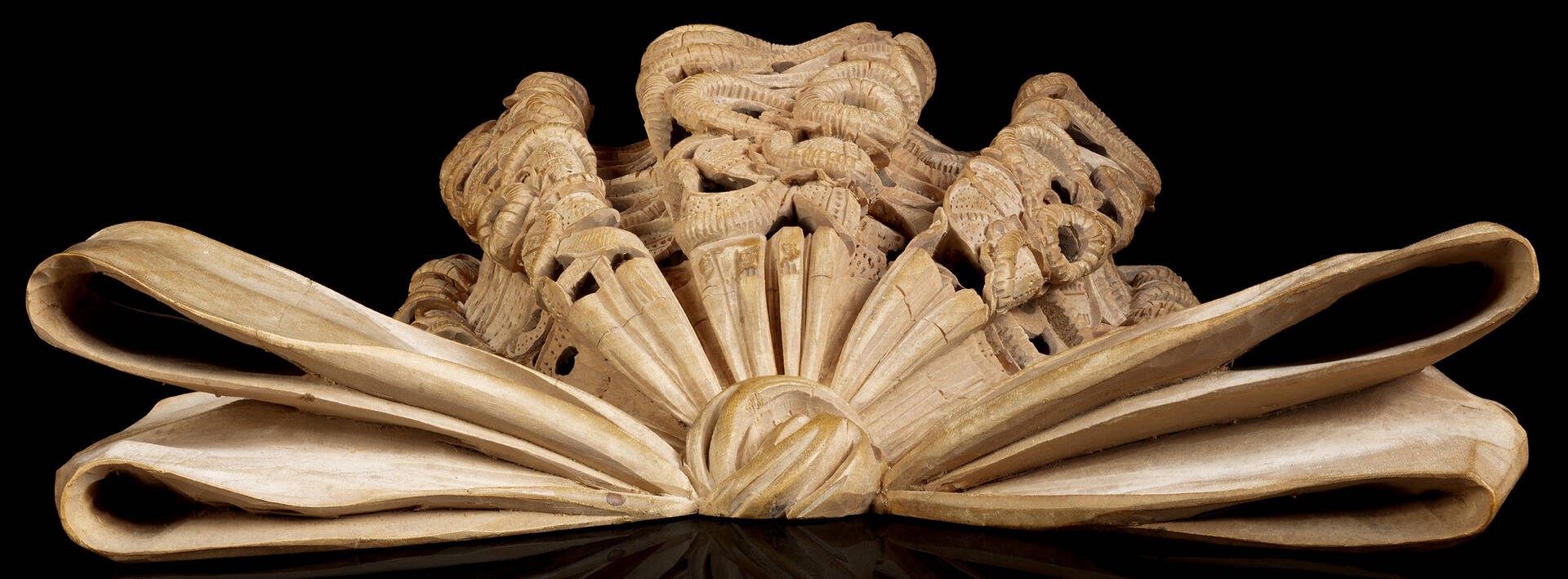 Grinling Gibbons' limewood cravat · V&A