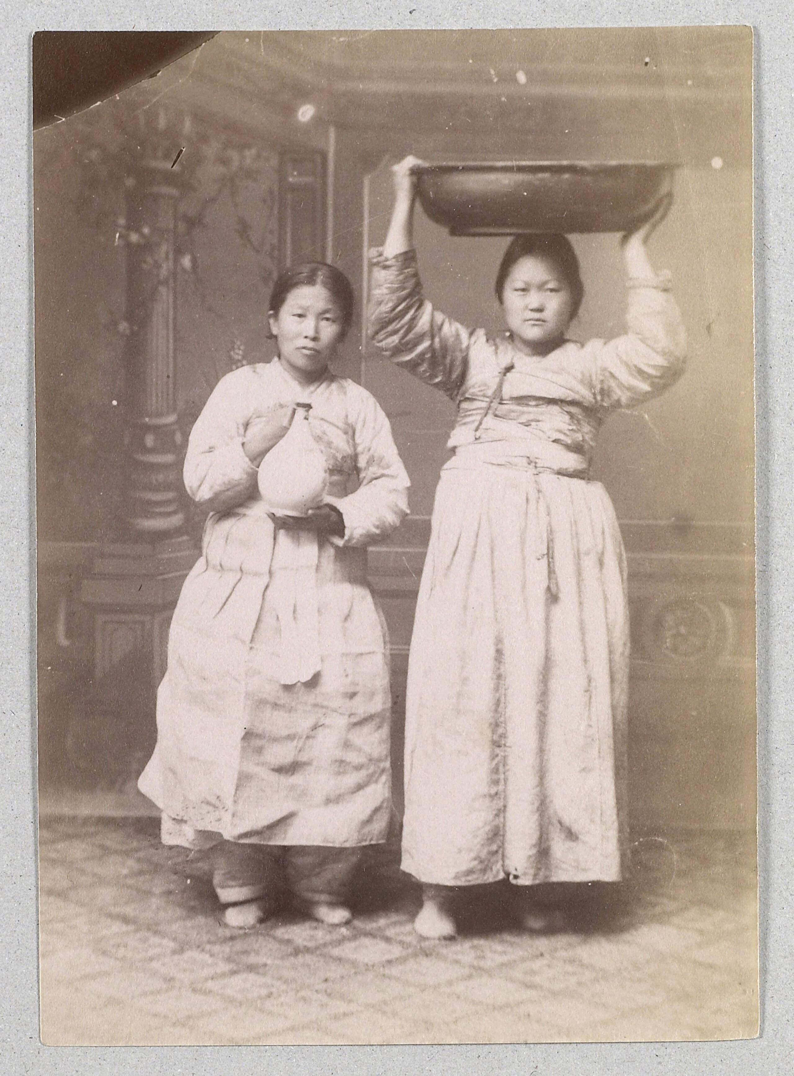 Hanbok – traditional Korean dress · V&A