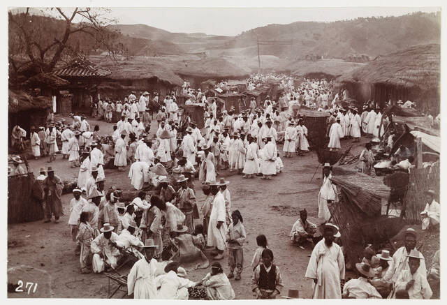 Hanbok – traditional Korean dress · V&A