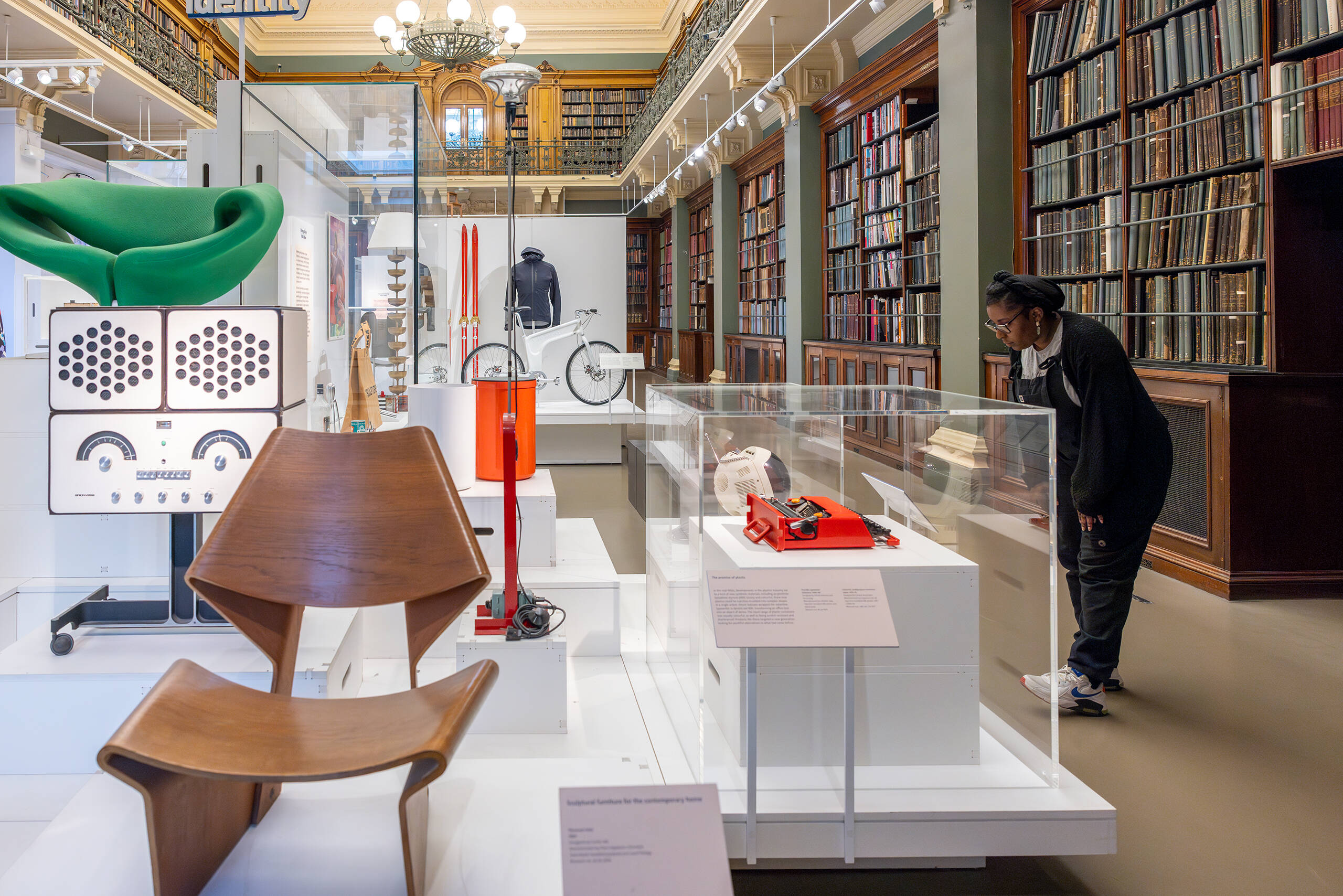 V&A South Kensington – visual story · V&A