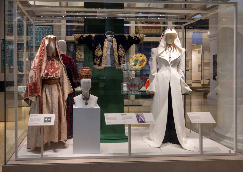 Uncovering the History of Colour in Palestinian Dress · Research ...